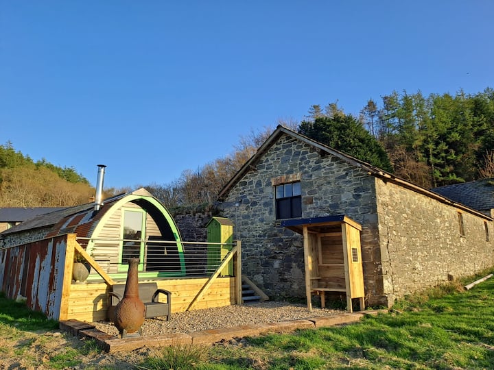 Twlc Trefor | Stay In A Pig Ark Inspired Pod Oink! - Ceredigion