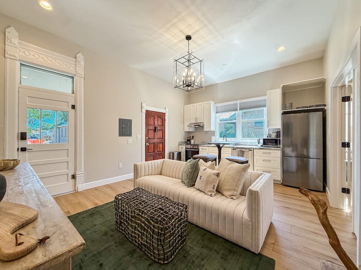 The Apache Plume Suite At The Railyard - Apartment - Santa Fe, NM