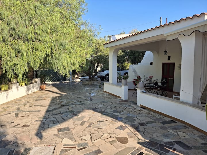 La Maison Blanche Des Cœurs Avec Trullo Antique - Ostuni