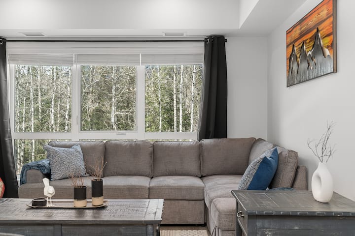 Built 2024 | Pool & Hot Tub | 20min Drive -> Banff - 캔모어