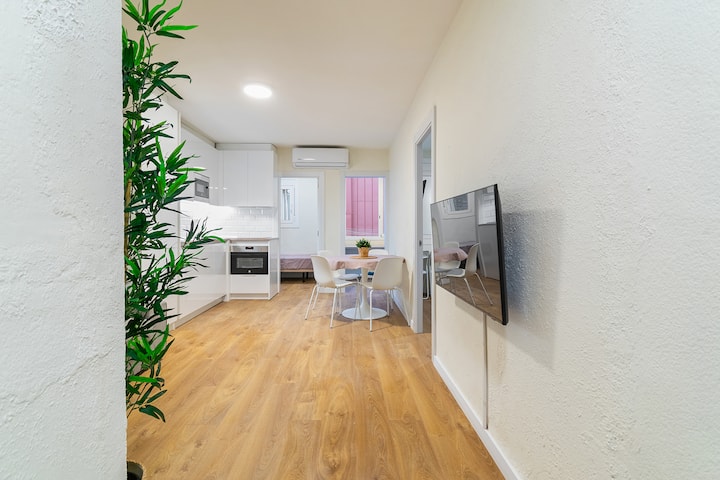 Piso De 4 Habitaciones Y 1 Baño - Barcelona