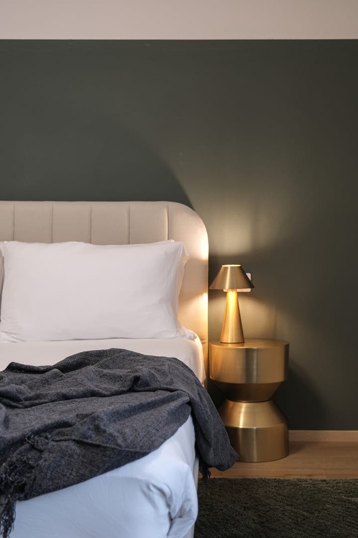 Prestigesuiteroom_1 Min Walk To Brninaexpress - Teglio