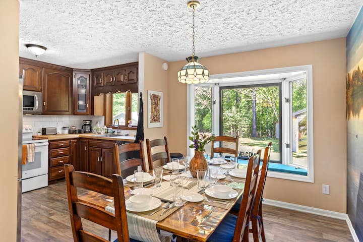 Quiet/fireplace/king Bed/yard /Fire Pits/gate - Lake Anna, VA