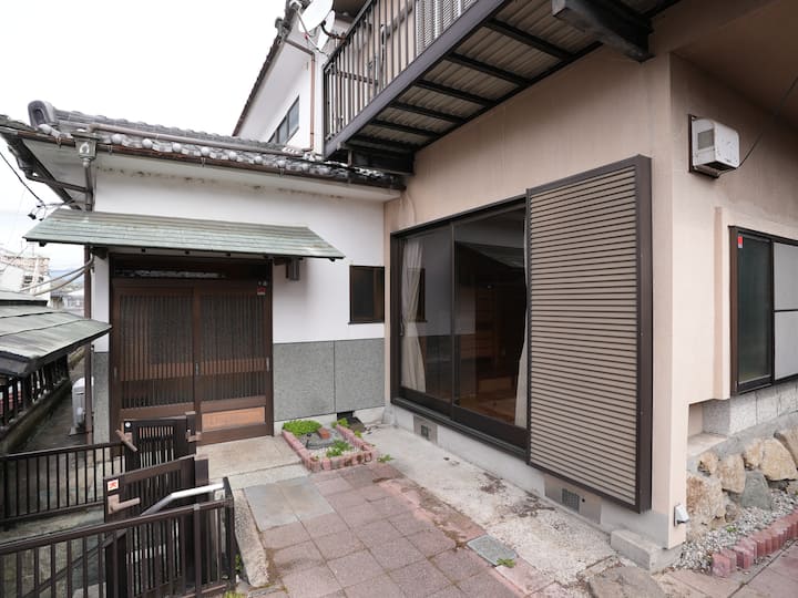 駅から徒歩8分、旧中山道沿いの一軒家。日本のお寺を一望。 - Nakatsugawa