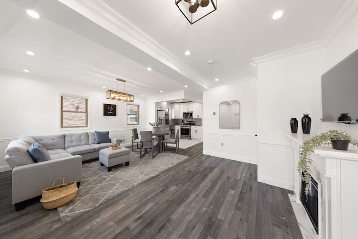 Modern 3 Bedroom Home Near Jfk - New York City