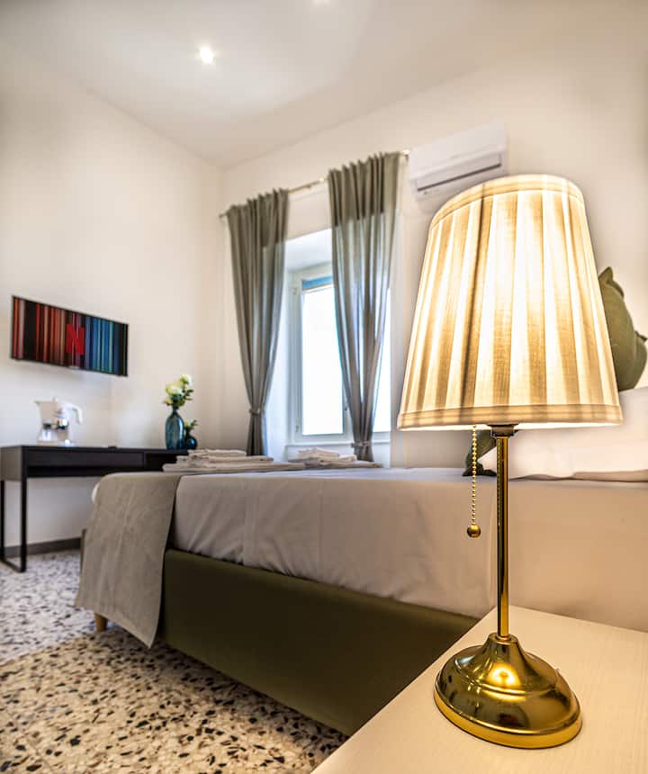 Mh Suite Deluxe Tripla - Bacoli