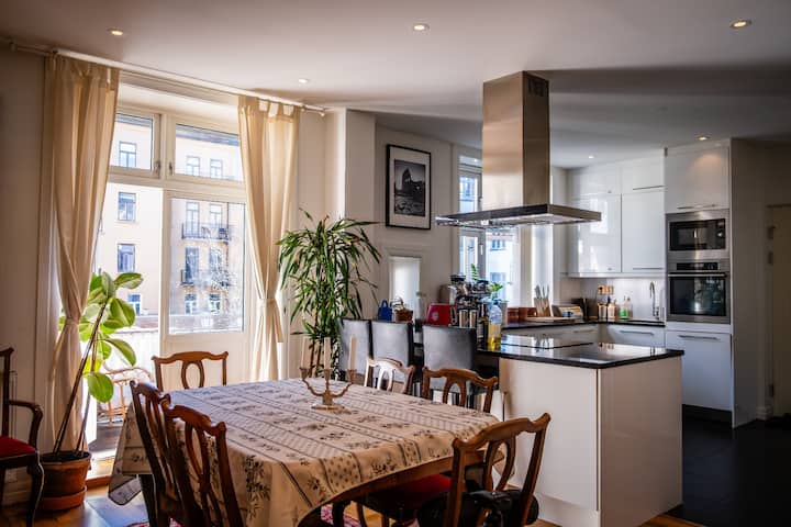 Stor Og åPen Leilighet Midt På Majorstuen - Oslo