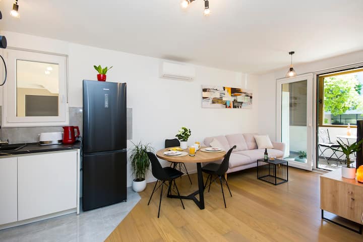 Apartment Robin Hood Near The Beach - Free Parking - Split