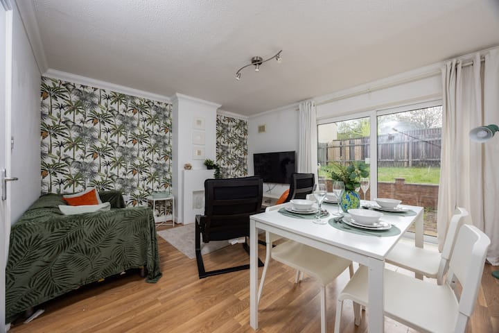 Spacious 5br Retreat - Easy Access To City Centre - Nottingham