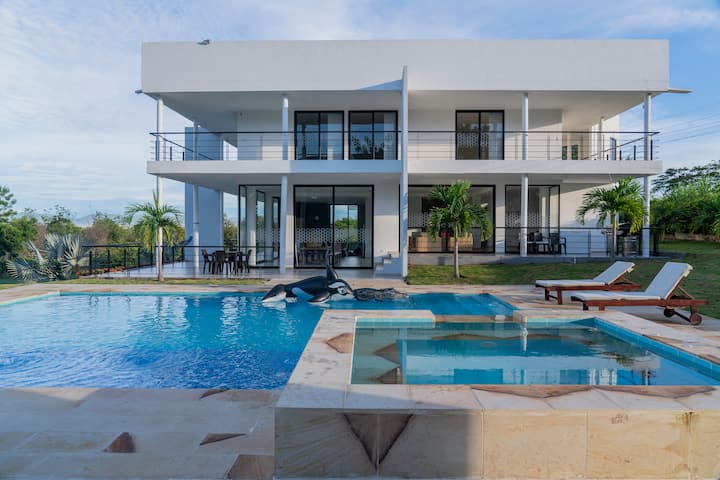 25% Off | El Jhaly | Casa Para 30 Personas! - Ricaurte