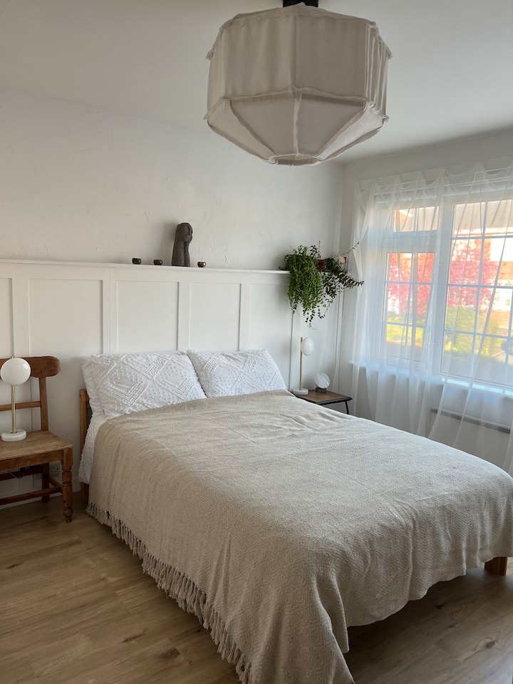 Long-term Work & Sea Home - Belfast