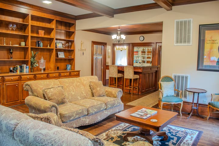 Private Room W/ Bath In Ashford Inn -Magnolia Room - Clinton, NC