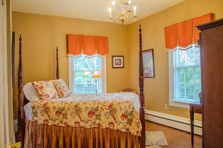 The Magnolia Room - Clinton, NC