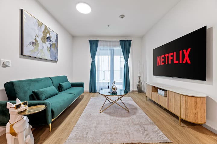 Modern 2-bedroom, 2-bath Retreat Free Parking&pool - West Hollywood, CA