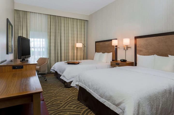Hot Pick! 2 Double Room W/breakfast, Pool&gym - Germantown, TN