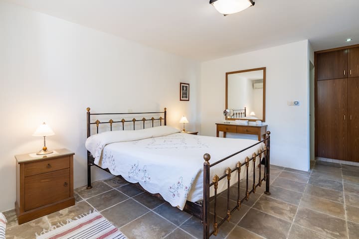 Aunt Maria's Standard Apartment - Лефкара