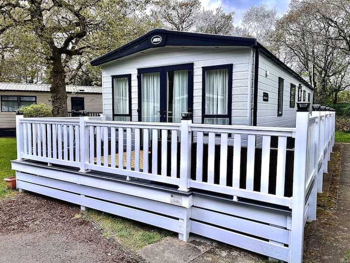 Lily Lodge - Ringwood