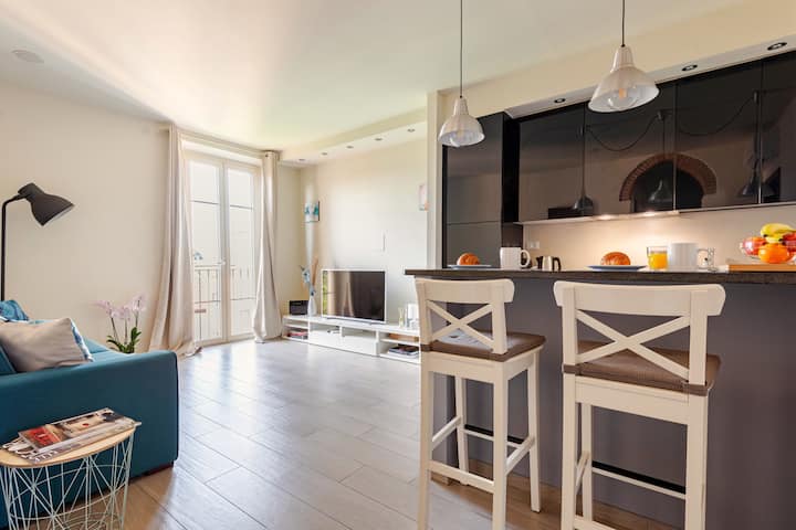 Casa Fronte Stazione, 300mt Dal Centro + Parking - Lucques