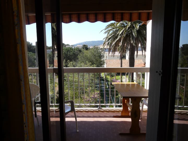 Duplex 60m2 En Centre Ville à 200m De La Plage - Fréjus