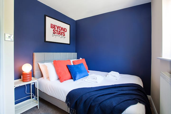 Comfy 3-bed City Home • Parking • Near Deansgate - Manchester