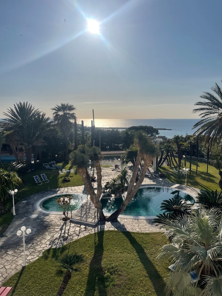 Panoramicissimo Appartamento In Villa Con Piscina - Forio