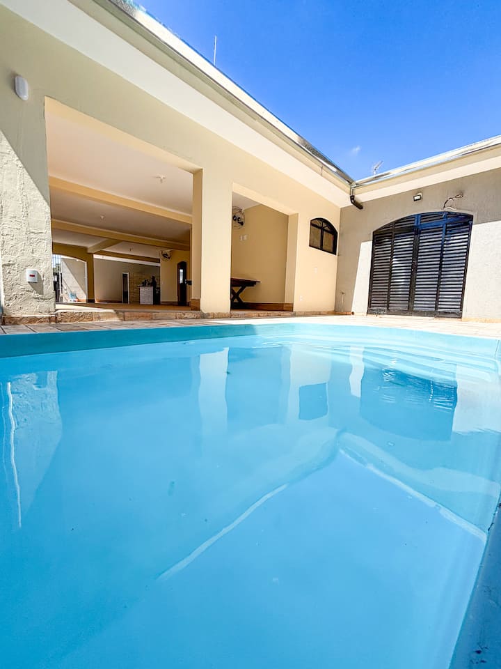 Casa Grande E Climatizada Em Excelente Localização - Ribeirão Preto