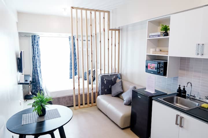 Modern Oasis W/ Pool & Fast Wi-fi Nearby Mall - Iloilo City