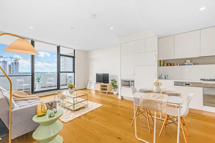 Cozy 1 Bedroom Apartment In The Heart Of Macquarie - Sydney