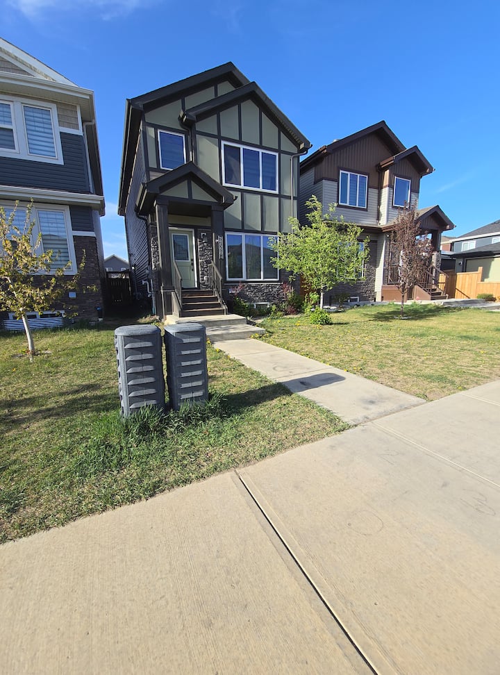 Stylish Serene Suite In West Edmonton - Spruce Grove