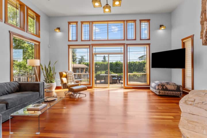 Columbia River Estate With Hot Tub, Sleeps 18 - Gresham, OR