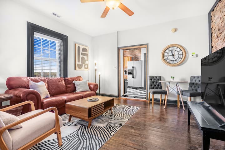 Historic Brick Loft W/panoramic Views Of The City - Lynchburg, VA