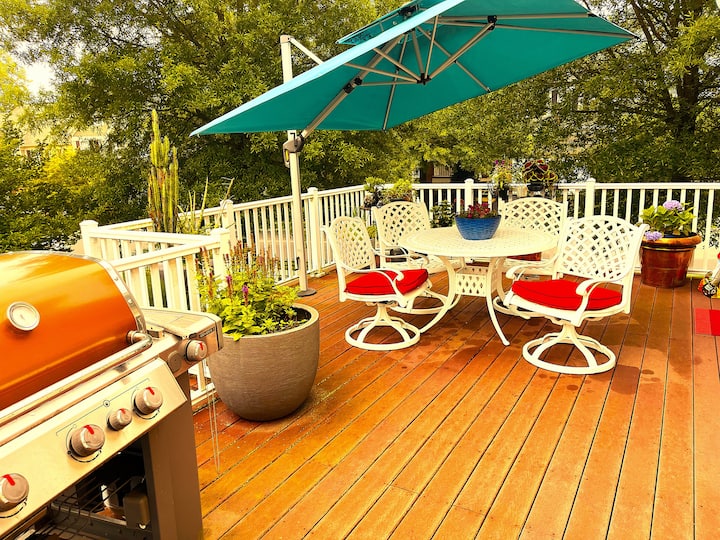 Porch Life In Lambertville Near Beautiful Delaware - New Hope, PA