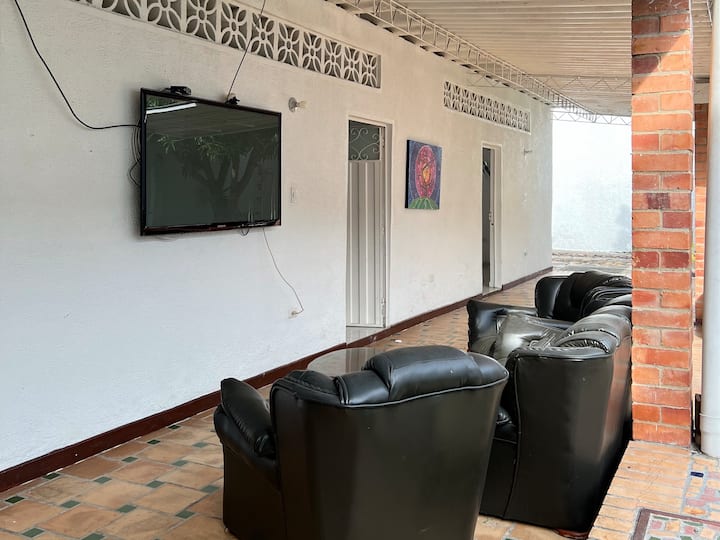 Casa Vacacional + Jacuzzi Privado Anapoima Centro - La Mesa
