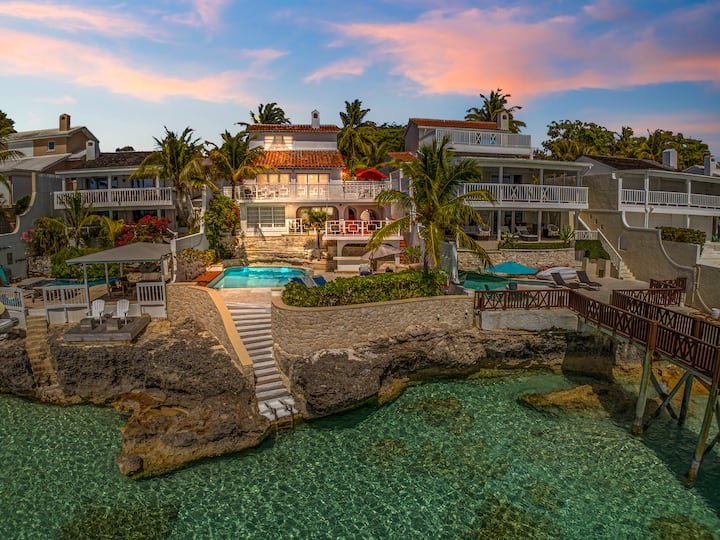 Dolphins Villa - Nassau