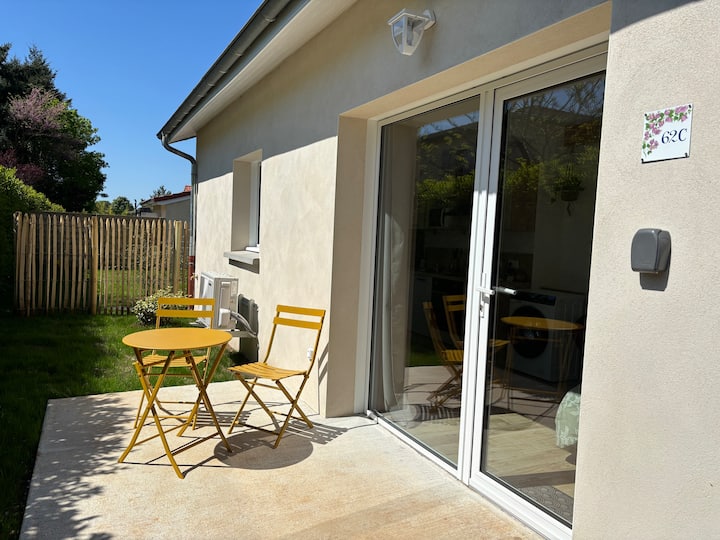 Blyes (01) Cnpe - Prox. St Vulbas - Studio Neuf - Pérouges