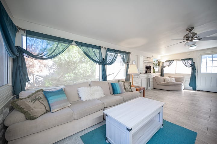 2br W/ Backyard, Hammock, Bbq & Laundry - Las Vegas, NV