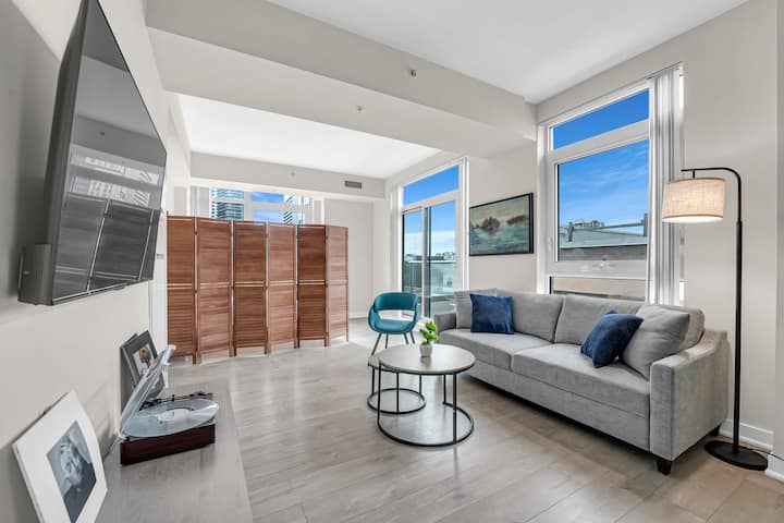 Luxe 5bd Unit Sleeps 11 - Hospitals/mtcc/ttc/acc - Toronto