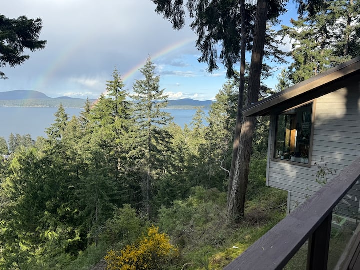 Creekside Cottage - Salt Spring Island