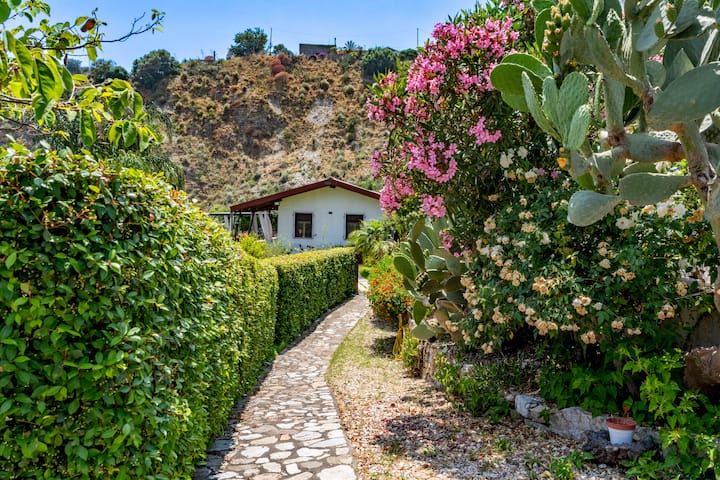 Holidaysora - Il Giardino Di Graziella - Villetta - Letojanni