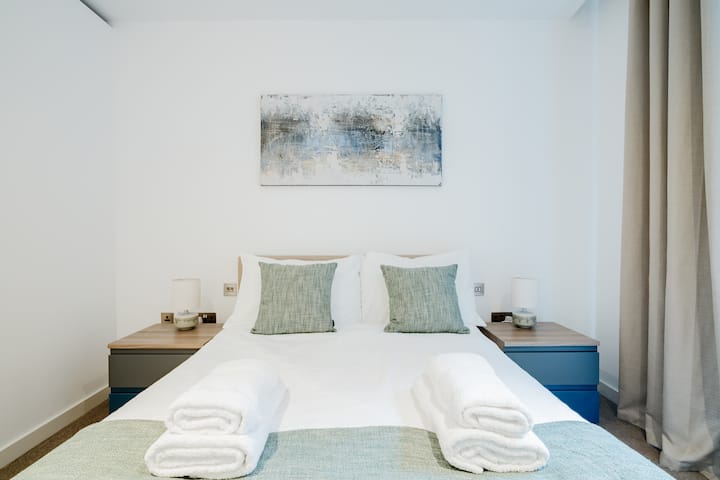 Chic & Cosy Paddington Flat - London