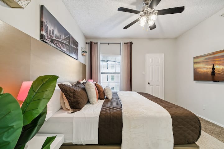 Central Warm Getaway | King Bed - Dallas, TX
