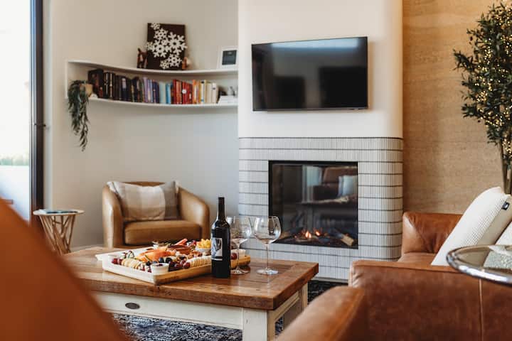 Hollyberry House(s) For Adults Only (18+) - Cooma
