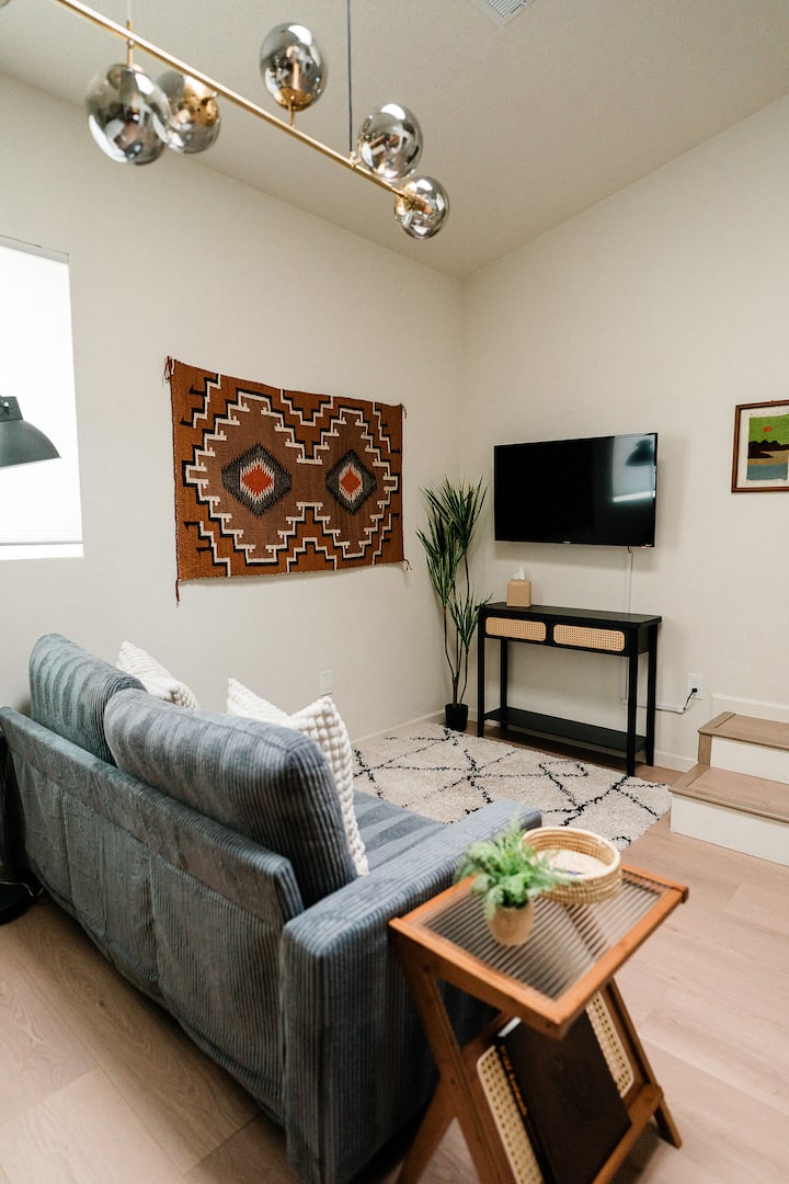 Stay At The Cozy Lofts At Arno! (Unit A) - Albuquerque, NM
