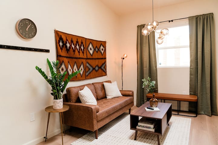 Come Relax In The Lofts At Arno! (Unit B) - Albuquerque, NM