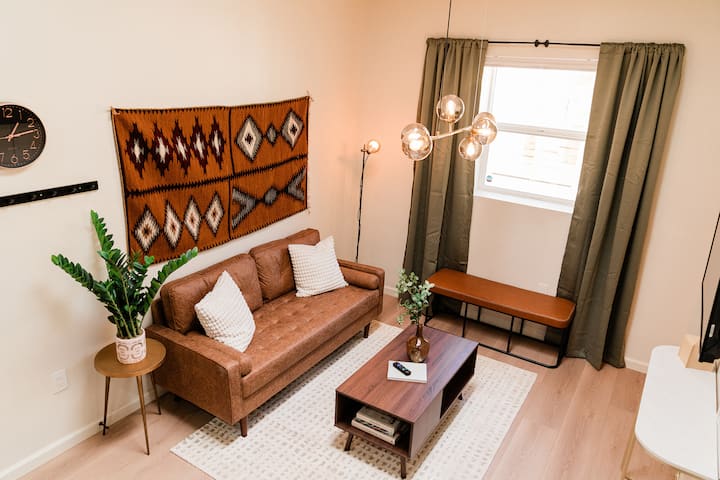 Come Relax In The Lofts At Arno! (Unit B) - Albuquerque, NM