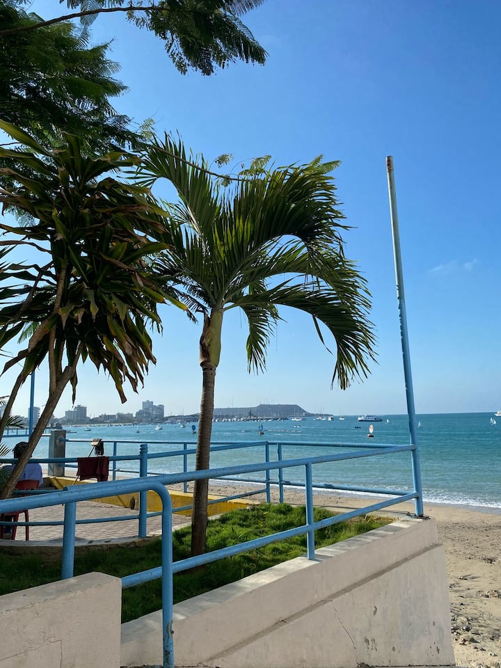 Acogedor Depa Céntrico Ideal Para Familias - Ecuador