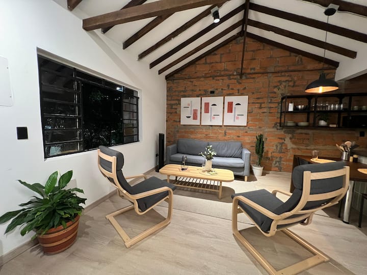 Stylish 5br Apt Medellín Bestarea Walk Everywhere! - Medellín