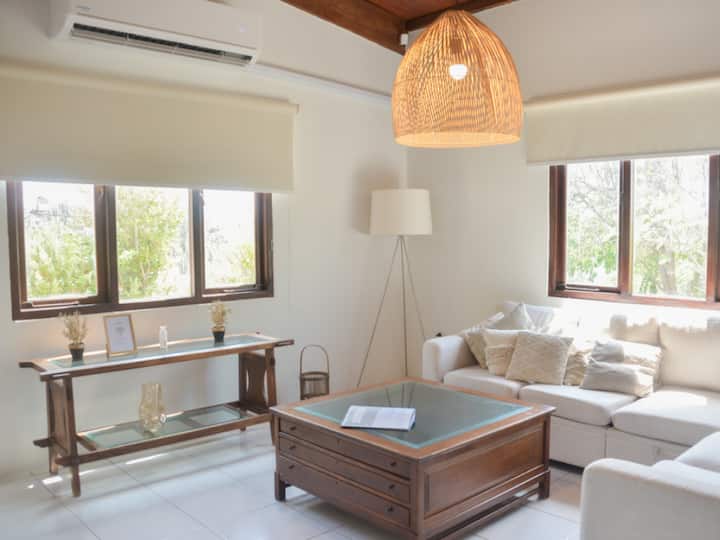 Villa With Stunning Views - Aruba