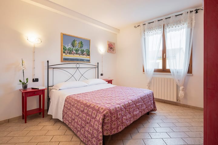 Flat On 2 Levels With Terrace And Swimming Pool - Follonica