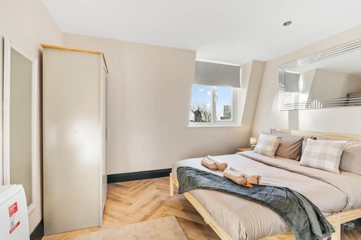 Newly Renovated 1br • Steps From Hove Beach - Brighton